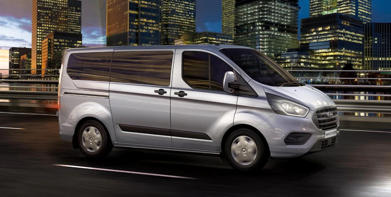 Carmira · Ford CUSTOM KOMBI M1